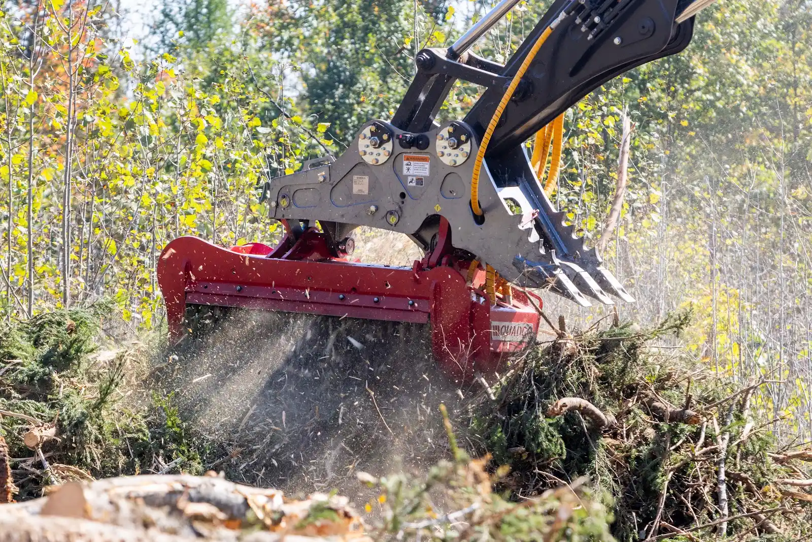Quadco présente le nouveau broyeur à tambour M62 lors d'une démonstration - Quadco